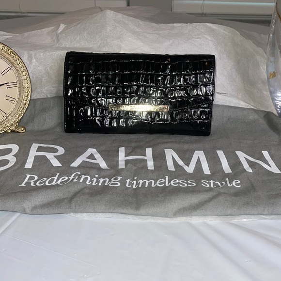 Brahmin | Bags | Brahmin Trifold Wallet In Black With Gold Hardware ...